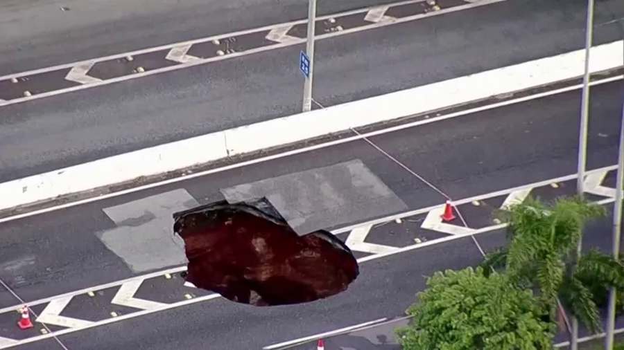 Obras para fechar buraco em pista da marginal Tietê de... ABC do ABC